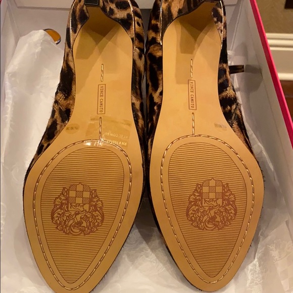 Vince Camuto | Shoes | Vince Camuto Black Leopard Booties Size 75 ...